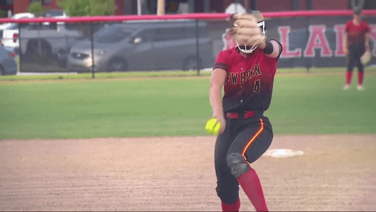 New Bern softball advances, Bird Dawgs fall in home opener