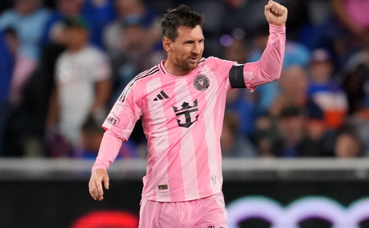 Video: Messi scores hat trick and adds assist as Inter Miami win 5-3 ...