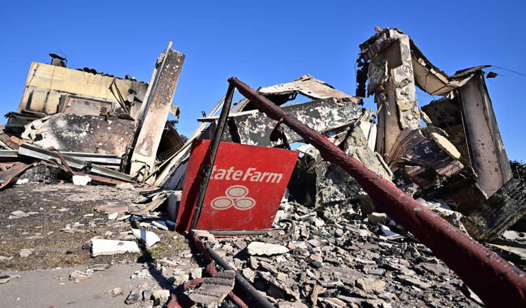 California wildfire survivor rips insurers, state government for ...
