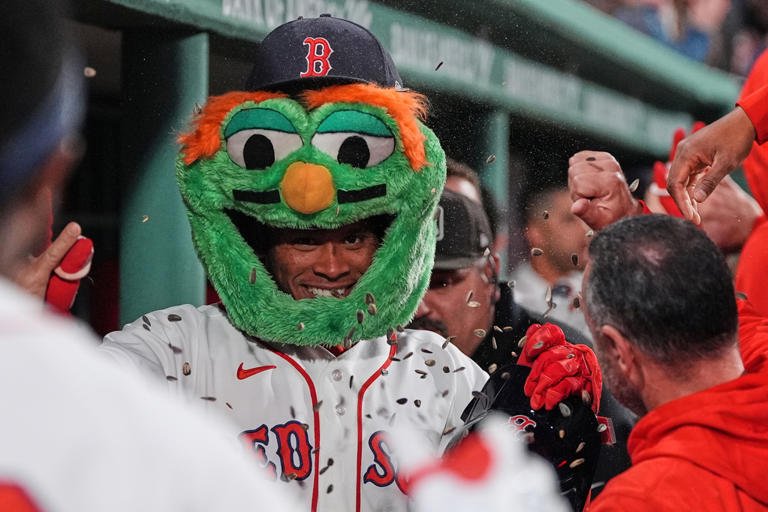 Rafaela's pinch 2-run homer leads Red Sox over Phillies 3-1 as ...
