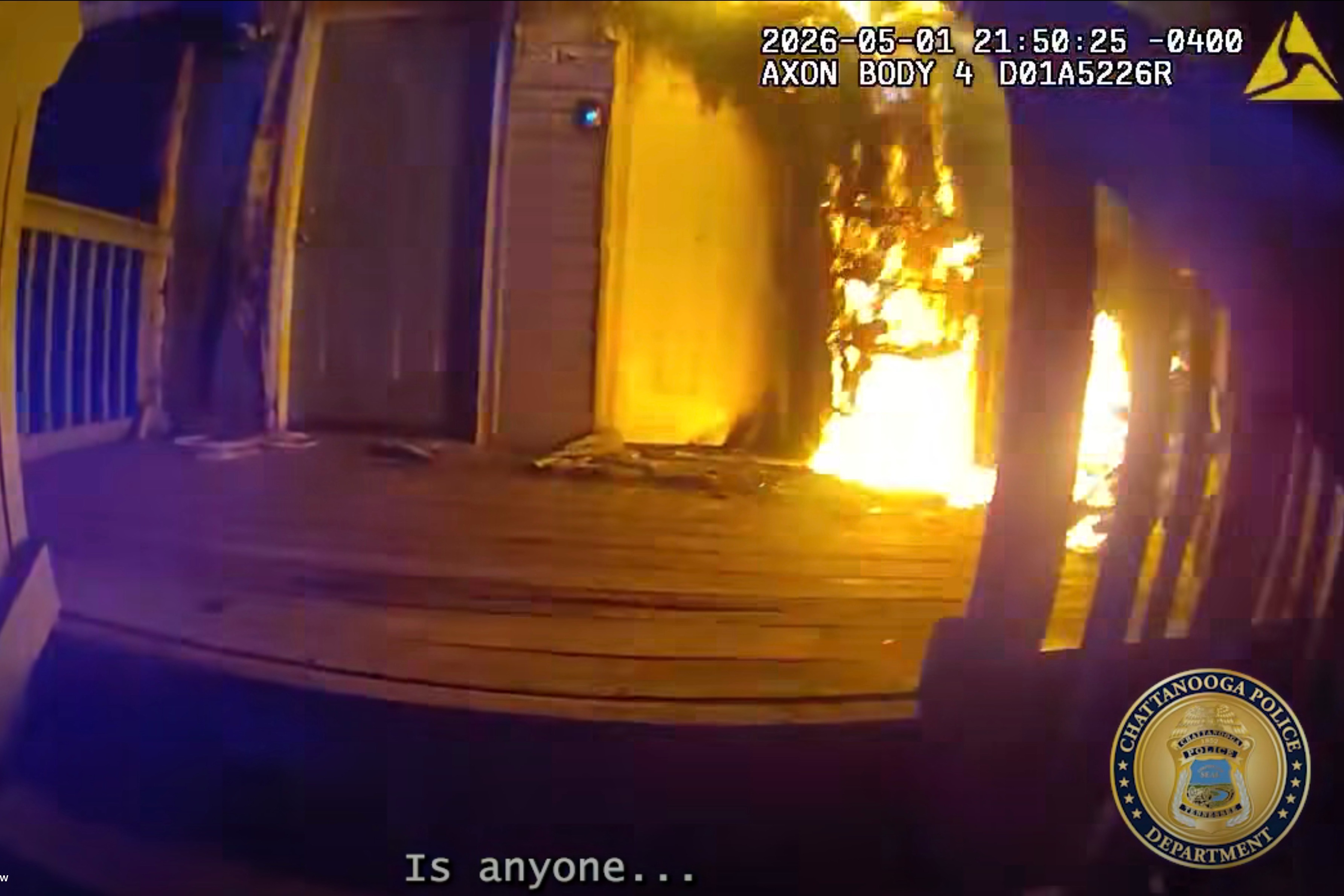 Heart-pounding video shows Tennessee cop pull mother and children from ...