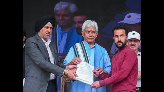 Anti-drug campaign in J&K turning into mass movement against narcotics: LG