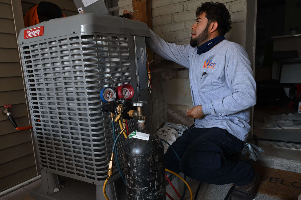 'Change is not easy': Bay Area air board divided on gas water heater ban
