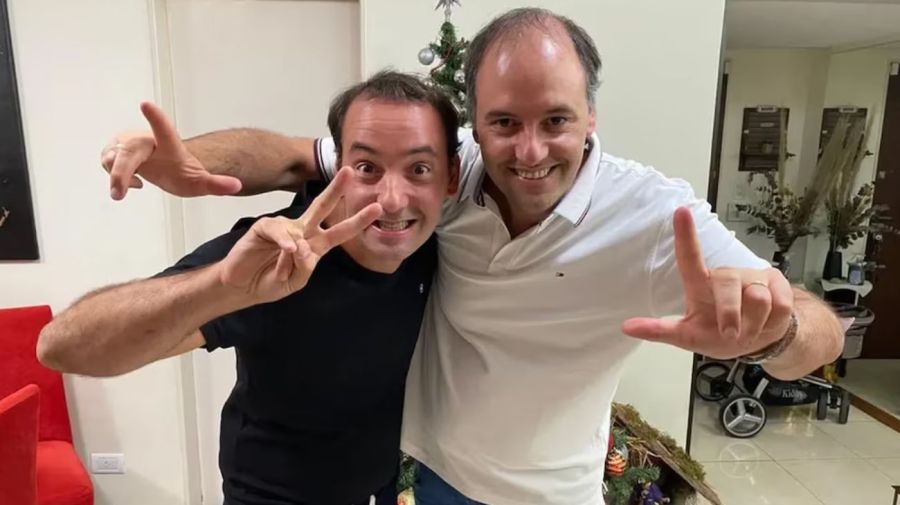 Manuel Adorni comparte abogado con la familia del jubilado que recibió ...