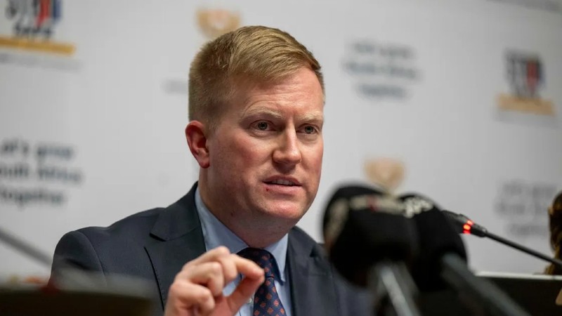 Ethics Committee reprimands Macpherson for 'amaphara' comment