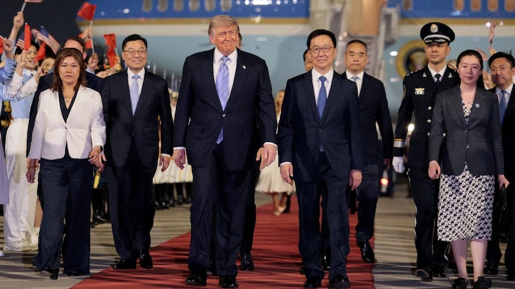 Trump enters China under 'digital lockdown' as US officials ditch ...