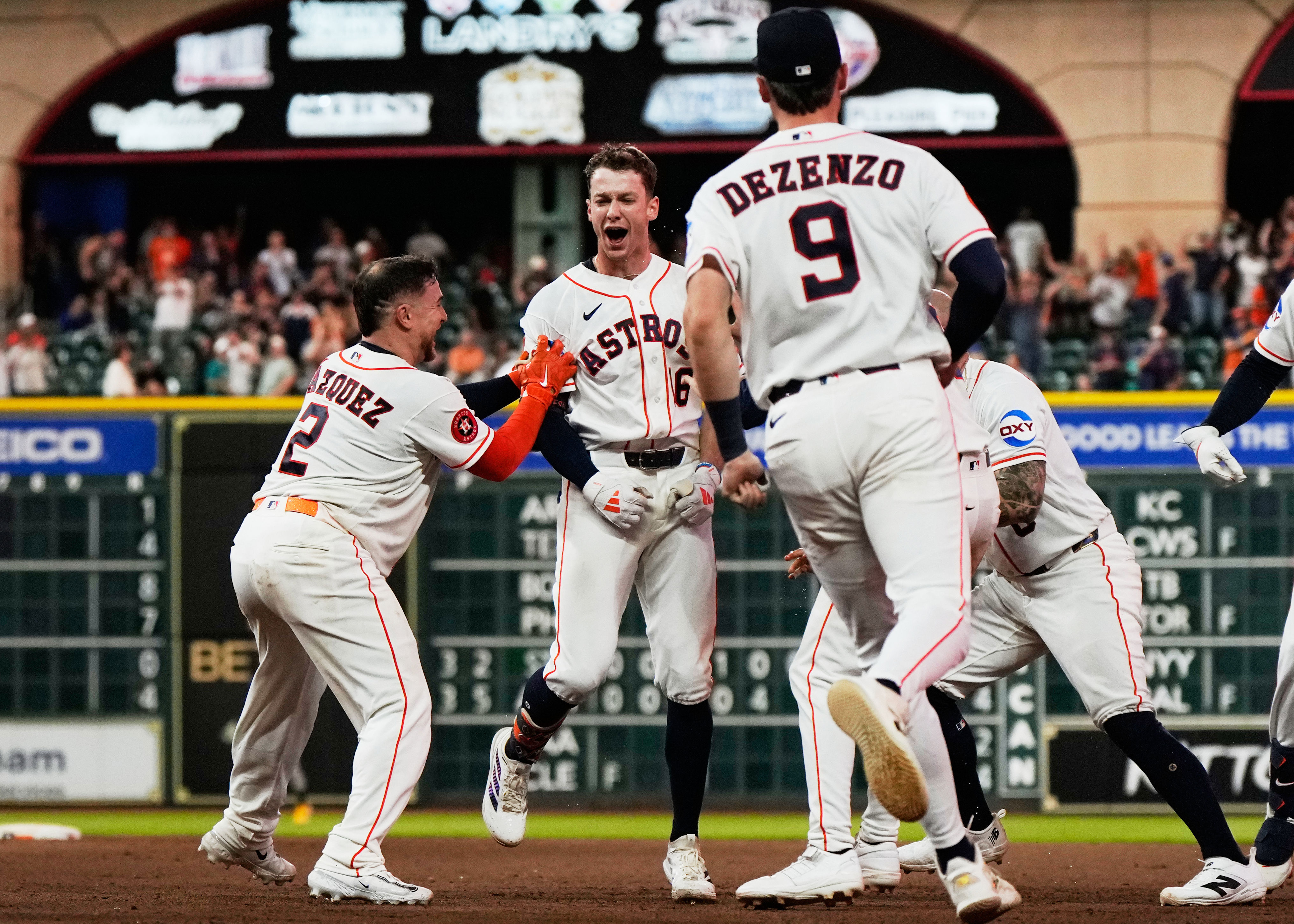 El sencillo decisivo de Cole en la 10ma da a Astros triunfo 4-3 ante ...