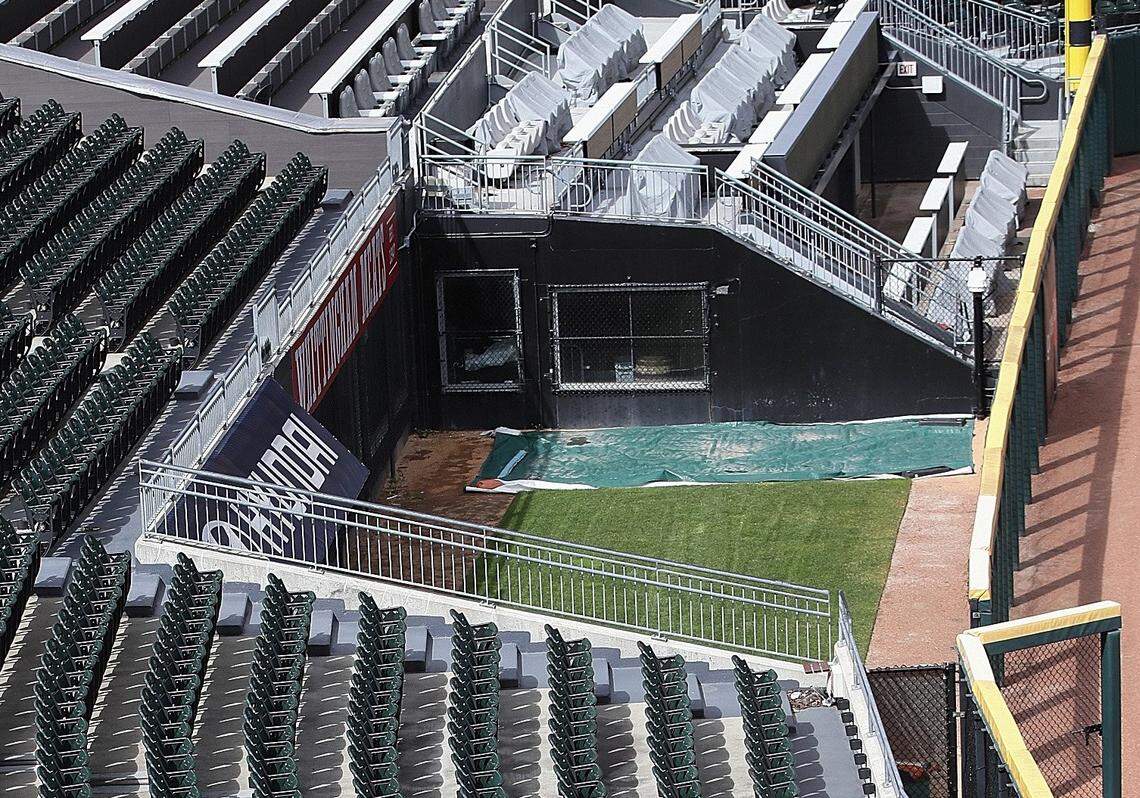 A fan fell from stands into Royals' bullpen during Wednesday's game at ...