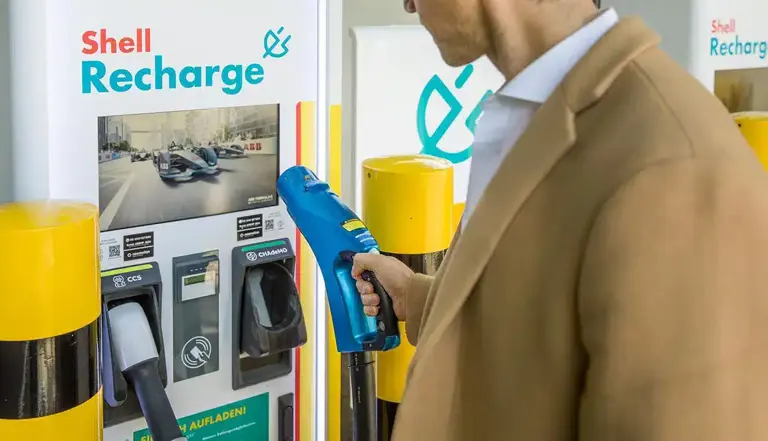 Shell senkt Schnellladepreise zu Himmelfahrt auf 0,39 Euro/kWh