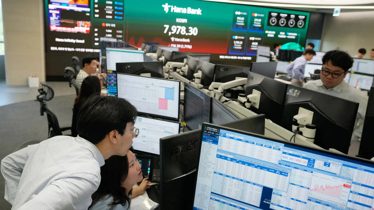 Asian stocks show mixed performance amid Trump-Xi summit observations
