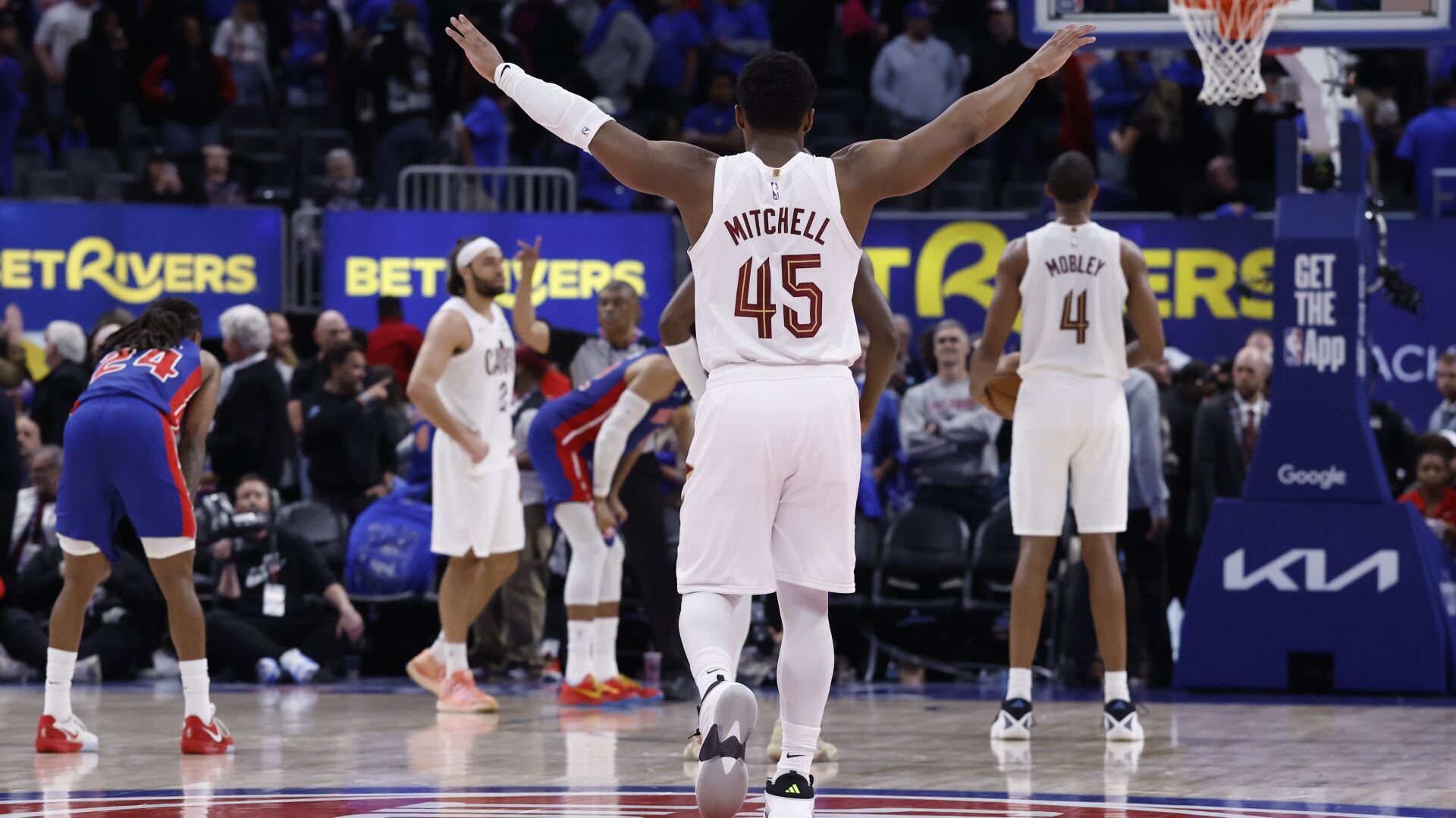 Cleveland rallies from 9 points down in the final 3 minutes to force OT ...
