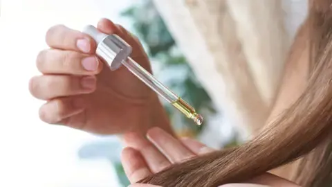 La Crema De Noche De Olay Con Retinol Que Está Revolucionando Las