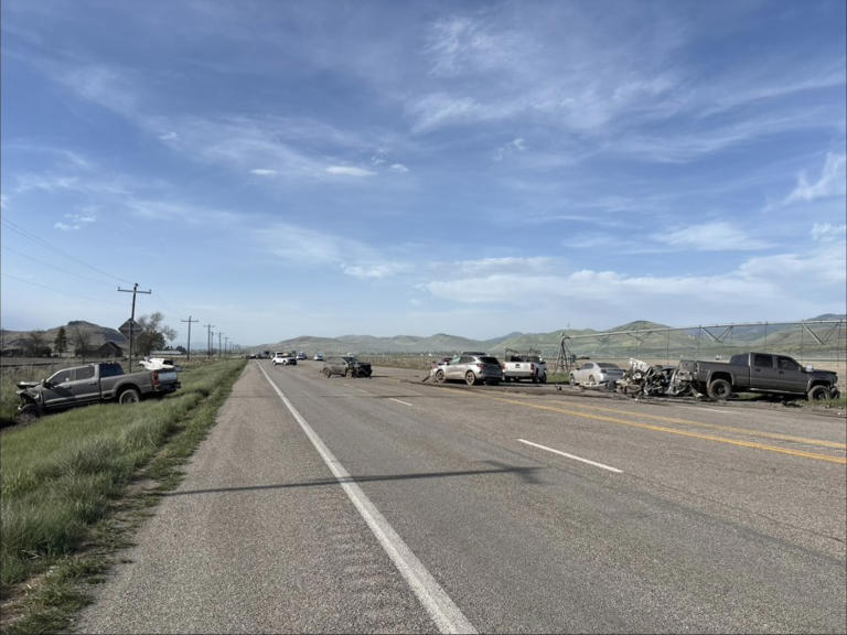 7 people injured in major eight-vehicle crash on US-91