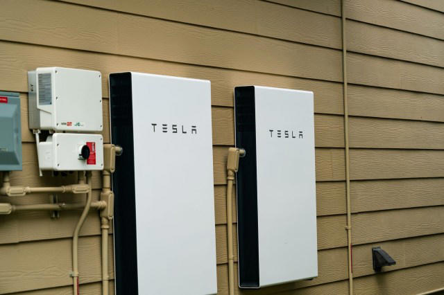 Tesla rolls out a $269-a-month solar and Powerwall bundle with Model 3 ...