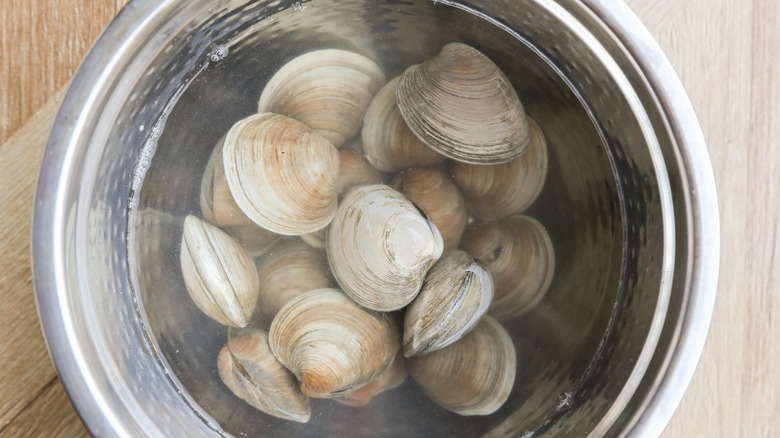 Linguine and clams