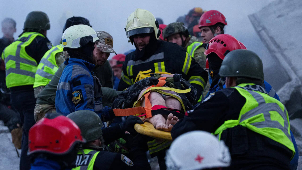 Russia launches drone and missile attack on Kyiv, resulting in casualties