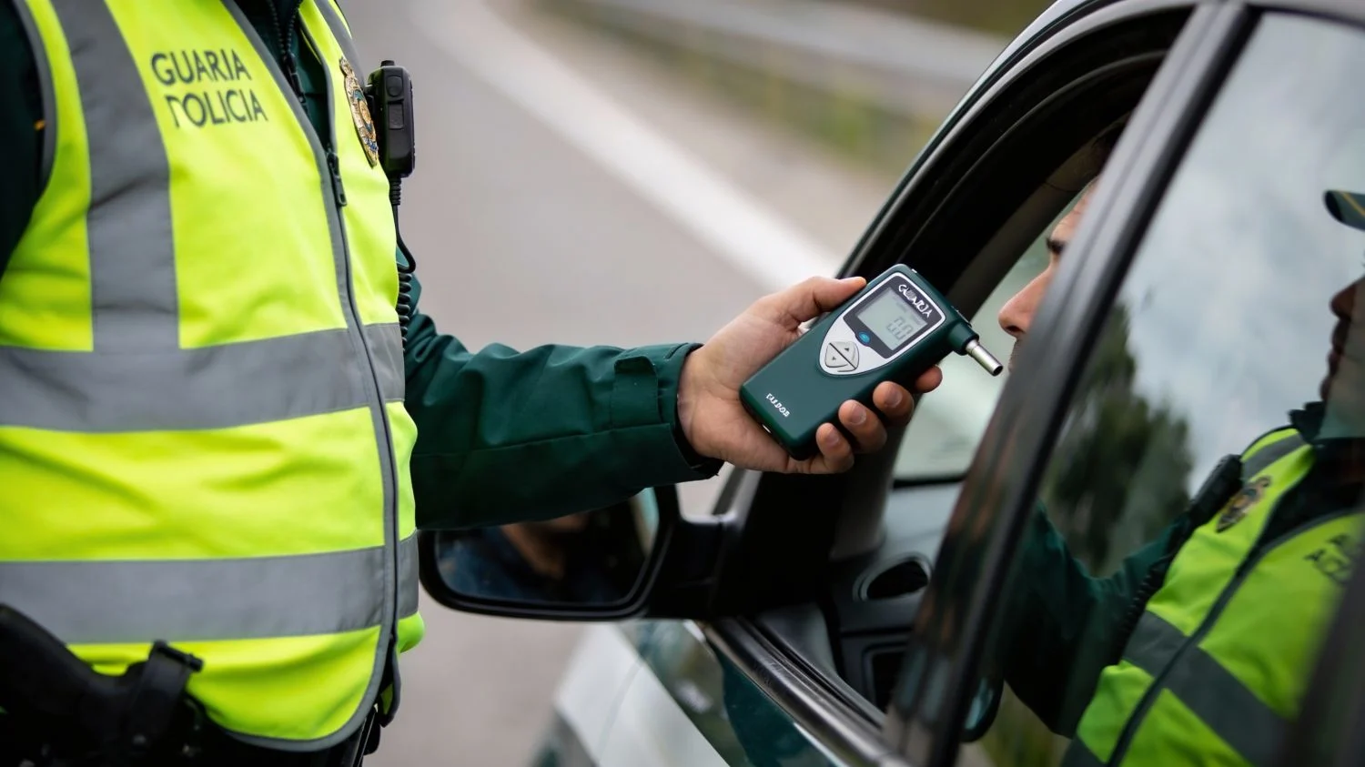 DGT multa con 1.000 euros y 6 puntos a conductores que se nieguen al ...