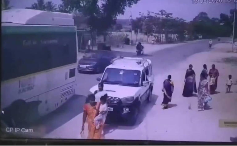 1 dead after speeding Scorpio rams people waiting for bus in Telangana