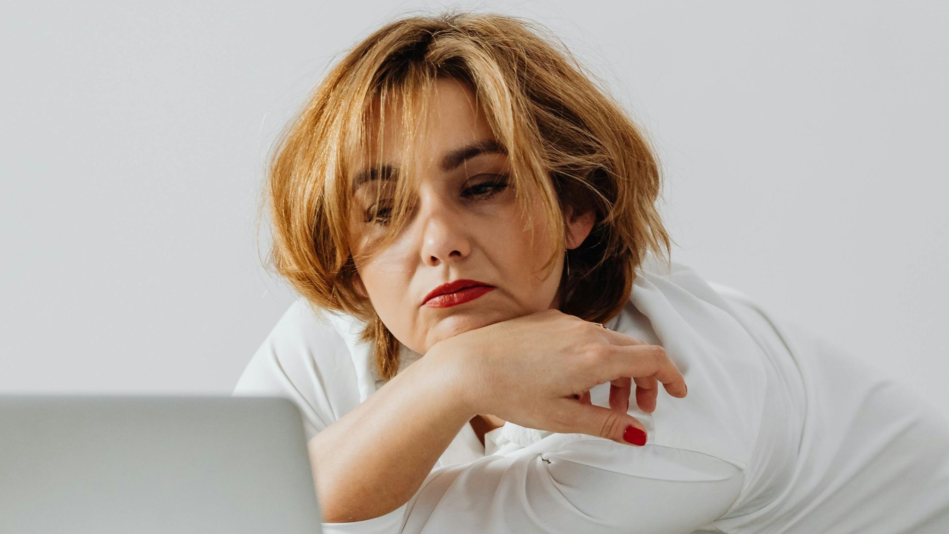 20 subtle clues women give when they want to break up