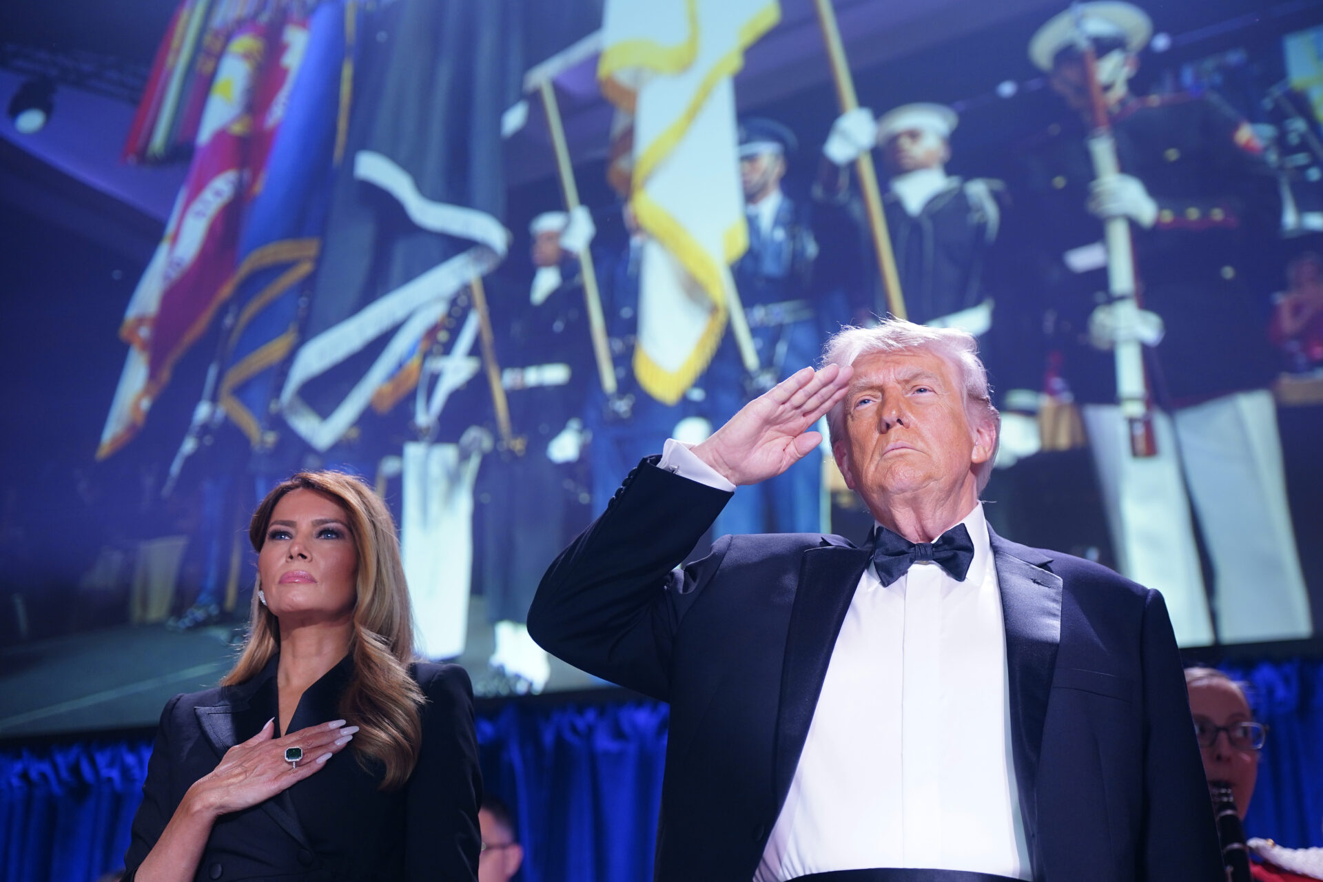 Crece la desconfianza en los relatos sobre intentos de asesinar a Trump
