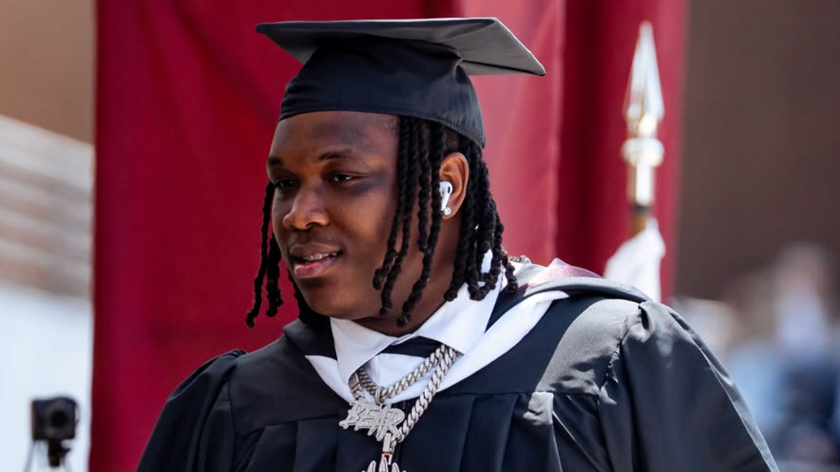 Boston College football player sparks debate for wearing AirPods during ...