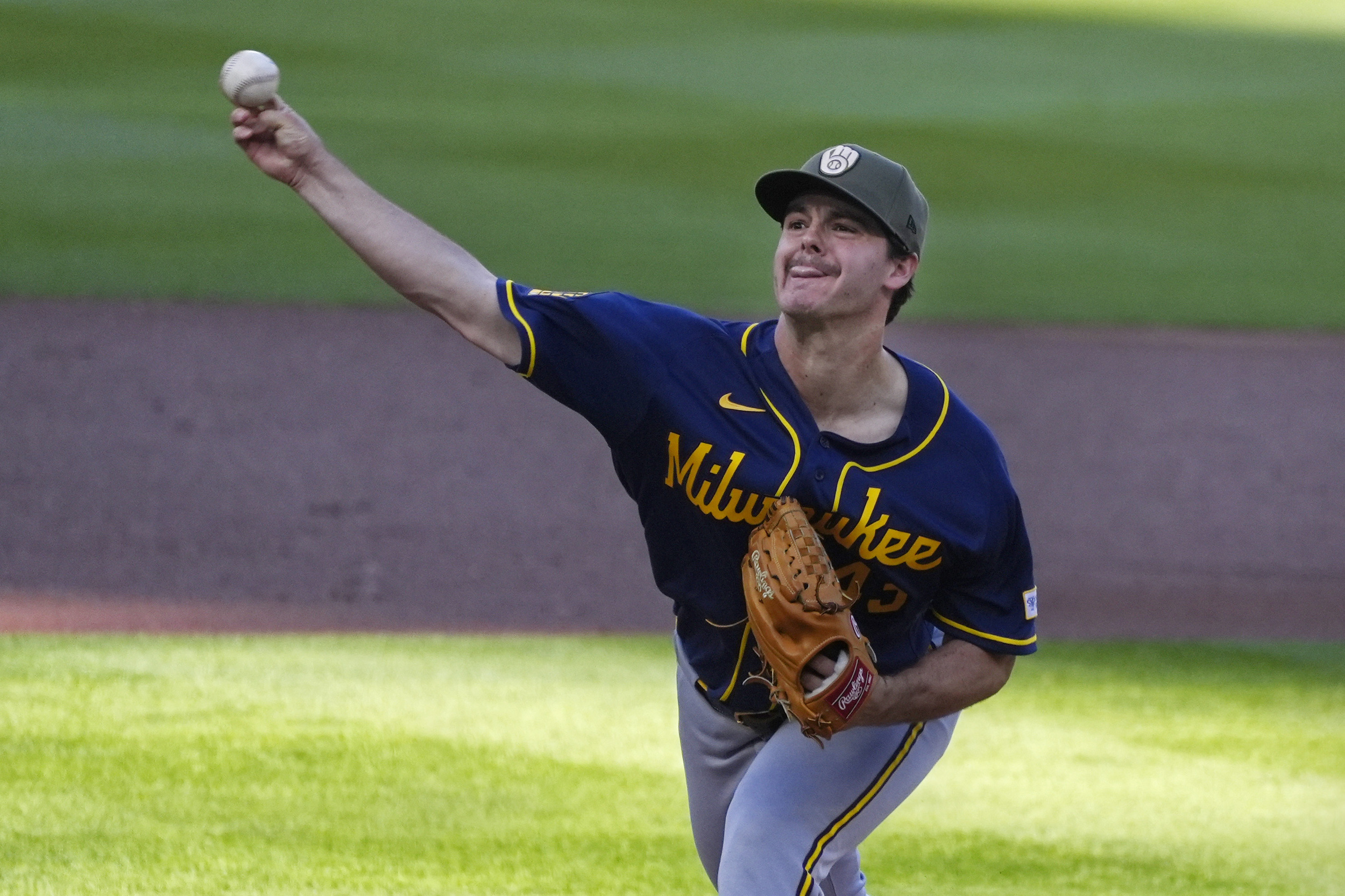 The Brewers need to keep Logan Henderson in the rotation for good