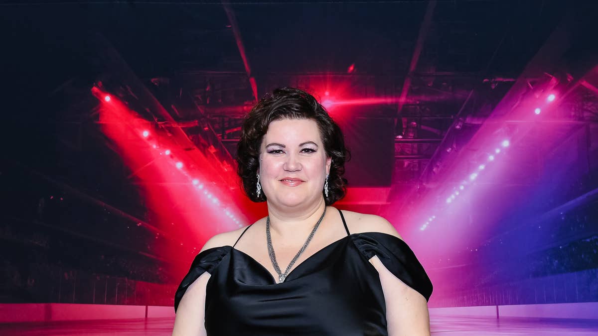 Rachel Reid shares her burlesque roots and journey to writing steamy ...