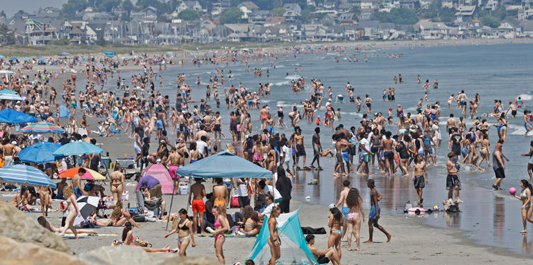 1 MA beach closed for water quality as state beaches open for season