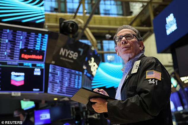 Wall Street bull warns flashing market red flag could trigger brutal ...