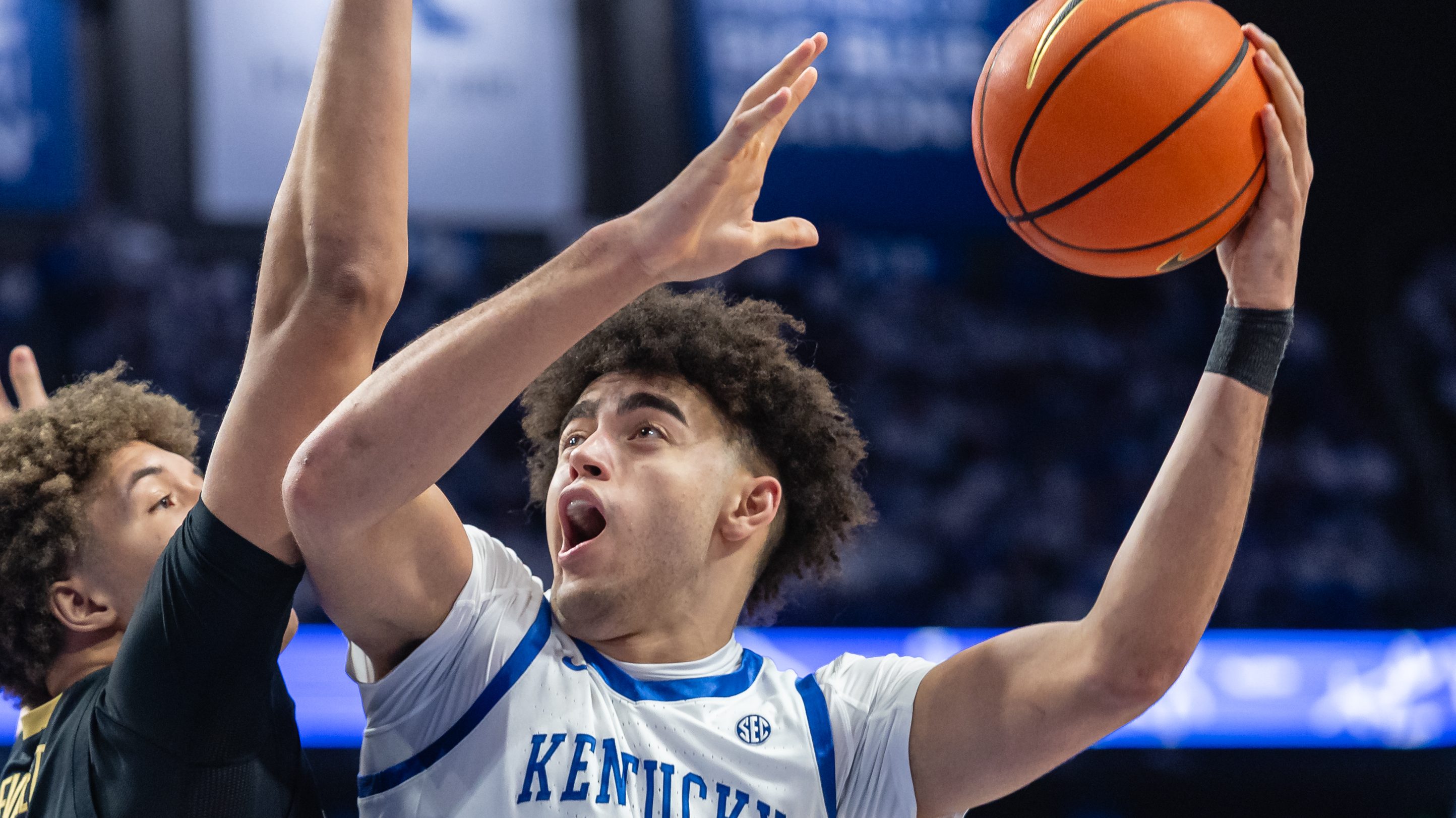 Lakers tabbed to add 'big impact' center this summer