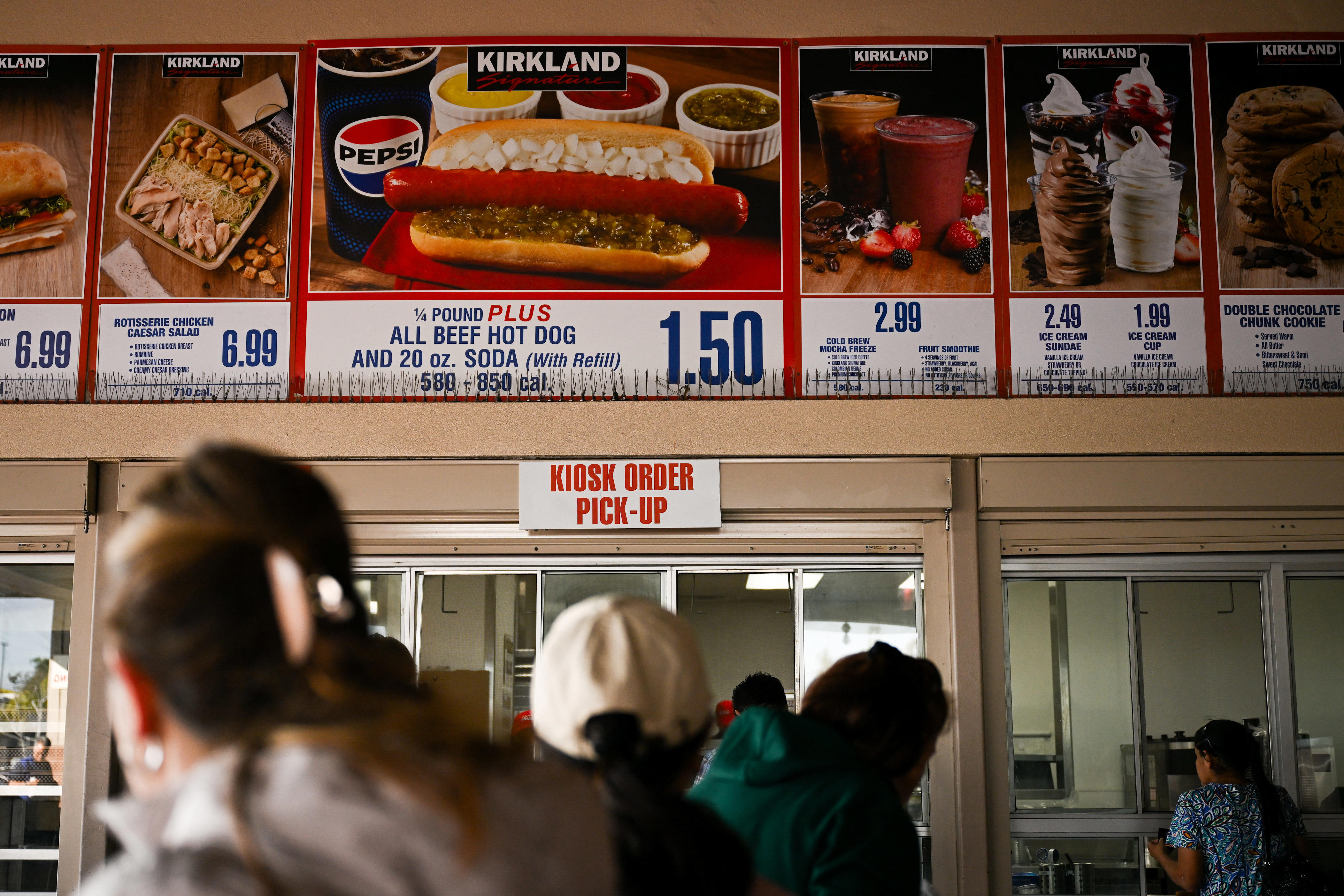 Costco’s new sundae is here. Fans say try it before it’s gone