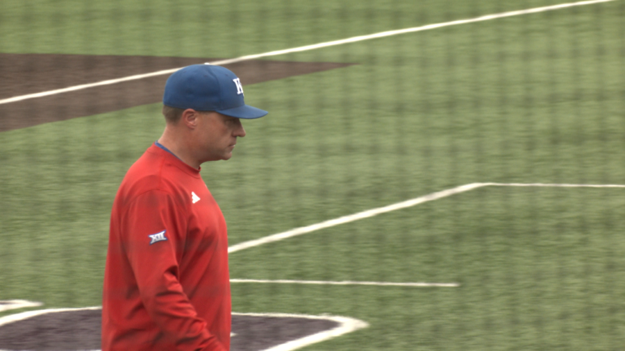 Kansas suspends game 2 of super regionals, Jayhawks trail 8-1