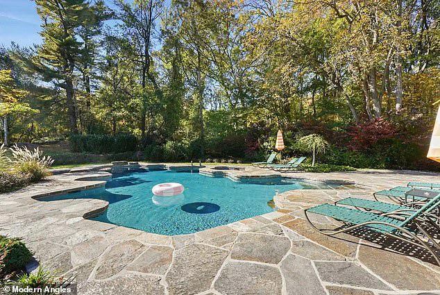 Drew Barrymore's stunning $4.9m New York country home finds buyer after ...