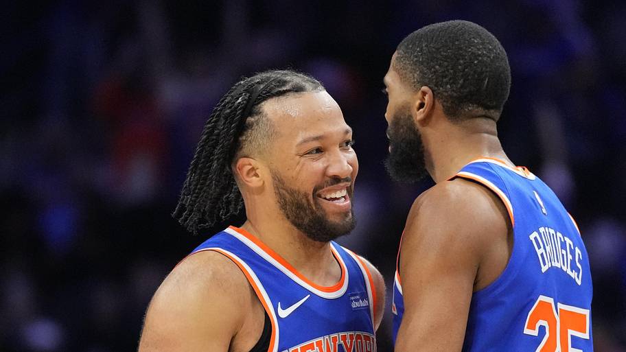 Jordyn Woods flexes custom Karl-Anthony Towns jacket before Knicks ...