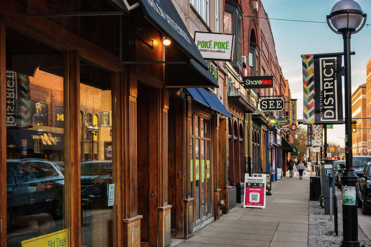 Michigan restaurant, lodging operators report steeper sales declines ...