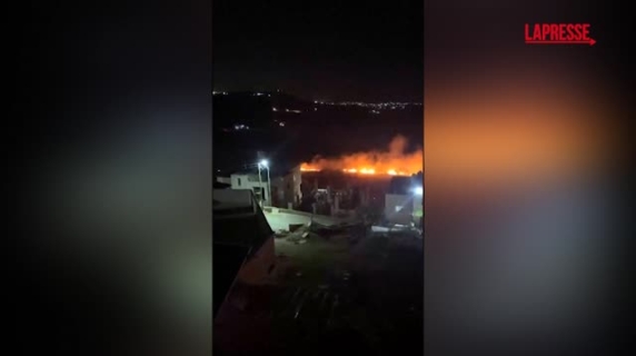 Cisgiordania, i coloni danno fuoco ai raccolti nel villaggio ...