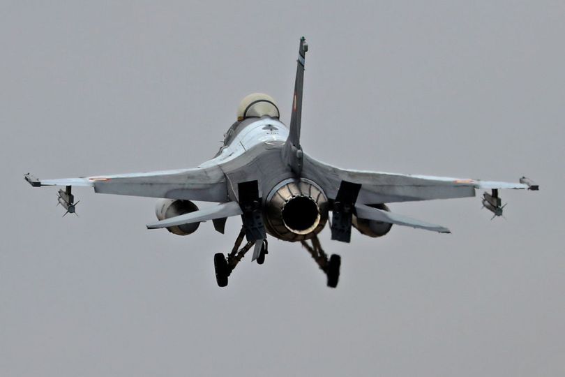 Residents report 'sonic boom' as fighter jets scramble over Washington DC