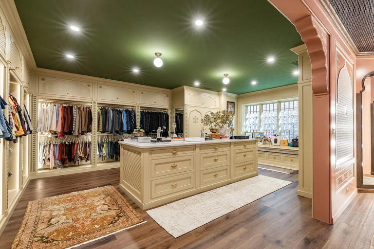 This Utah celebrity’s home — with a 1,000-square-foot closet — is for ...