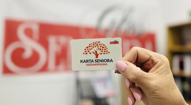 Jak uzyskać kartę seniora? Czym się różni od karty emeryta i komu ...