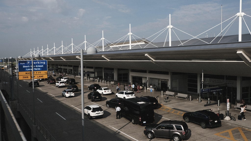 Ground stop issued at Detroit Metro Airport over thunderstorms