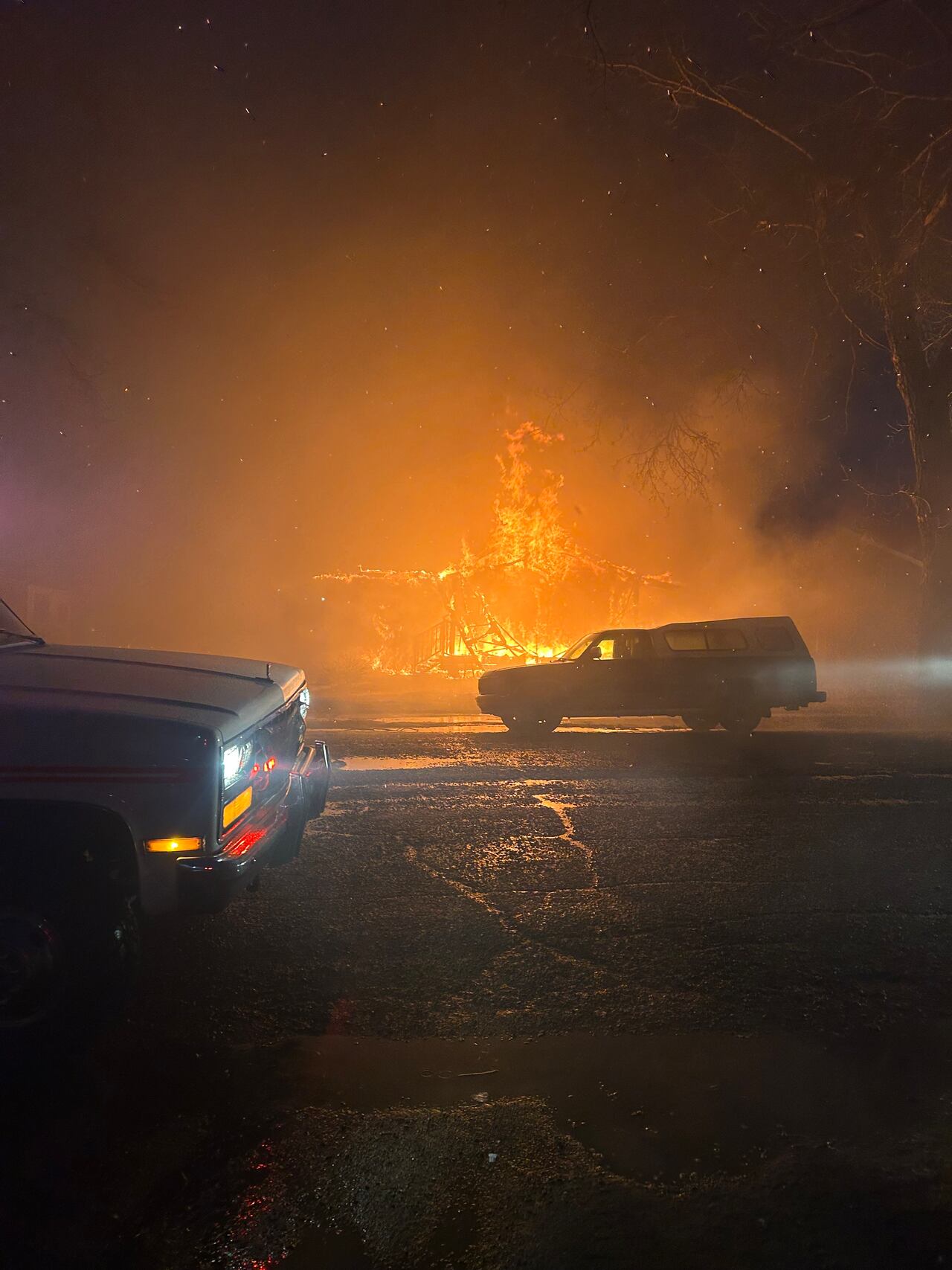Early-rising couple saves 8 people and dog from house fire in Radville ...