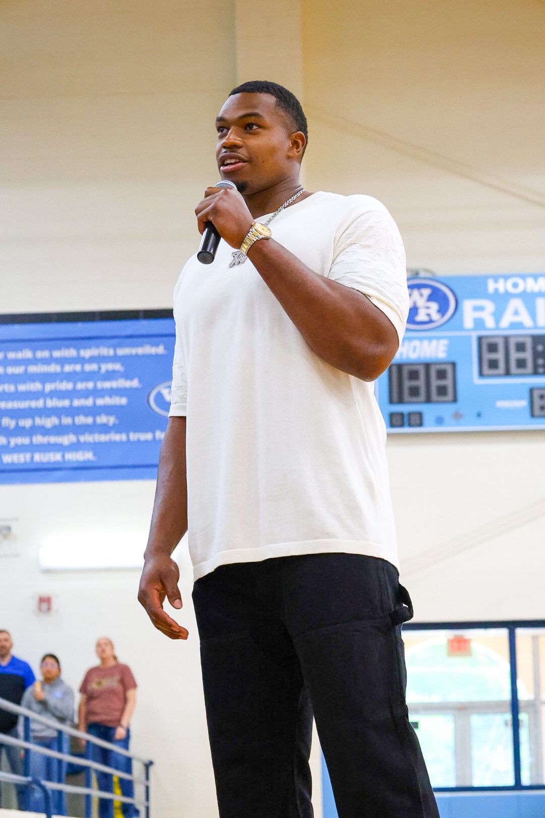 NFL star Tyree Wilson surprises students at West Rusk High