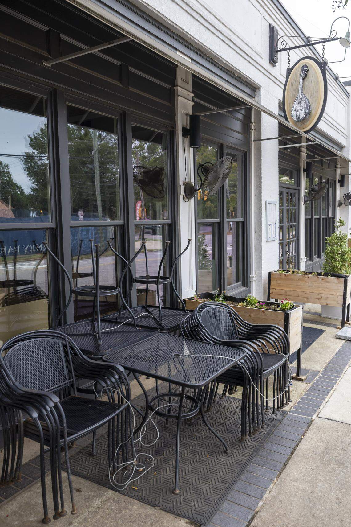 A Raleigh fine dining restaurant abruptly closed. Here's what'll take ...