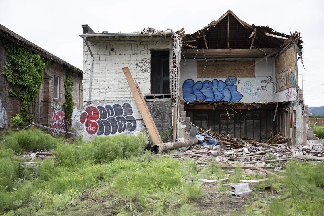 Demolition of 111-year-old school to resume due to safety risk, Pierce ...