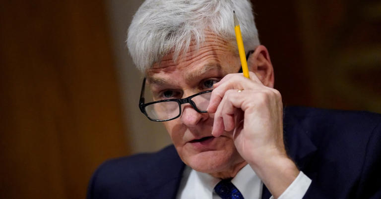 Senate advances measure to end military action in Iran in rebuke to Trump