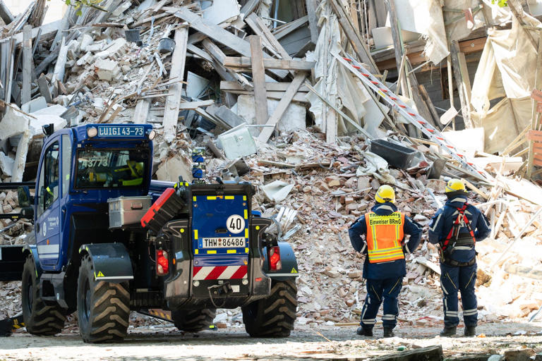 Rescuers race to find 3 missing after building collapse in Germany