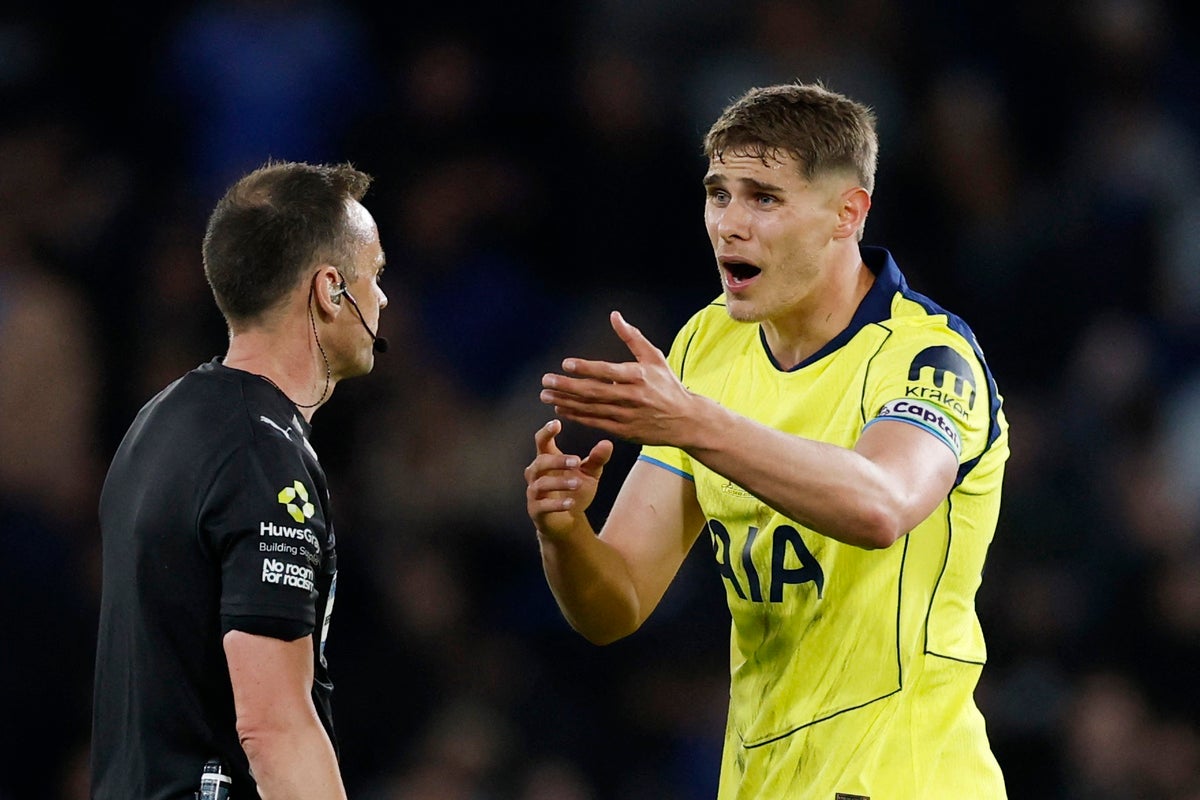 Why were Tottenham not given a penalty against Chelsea?