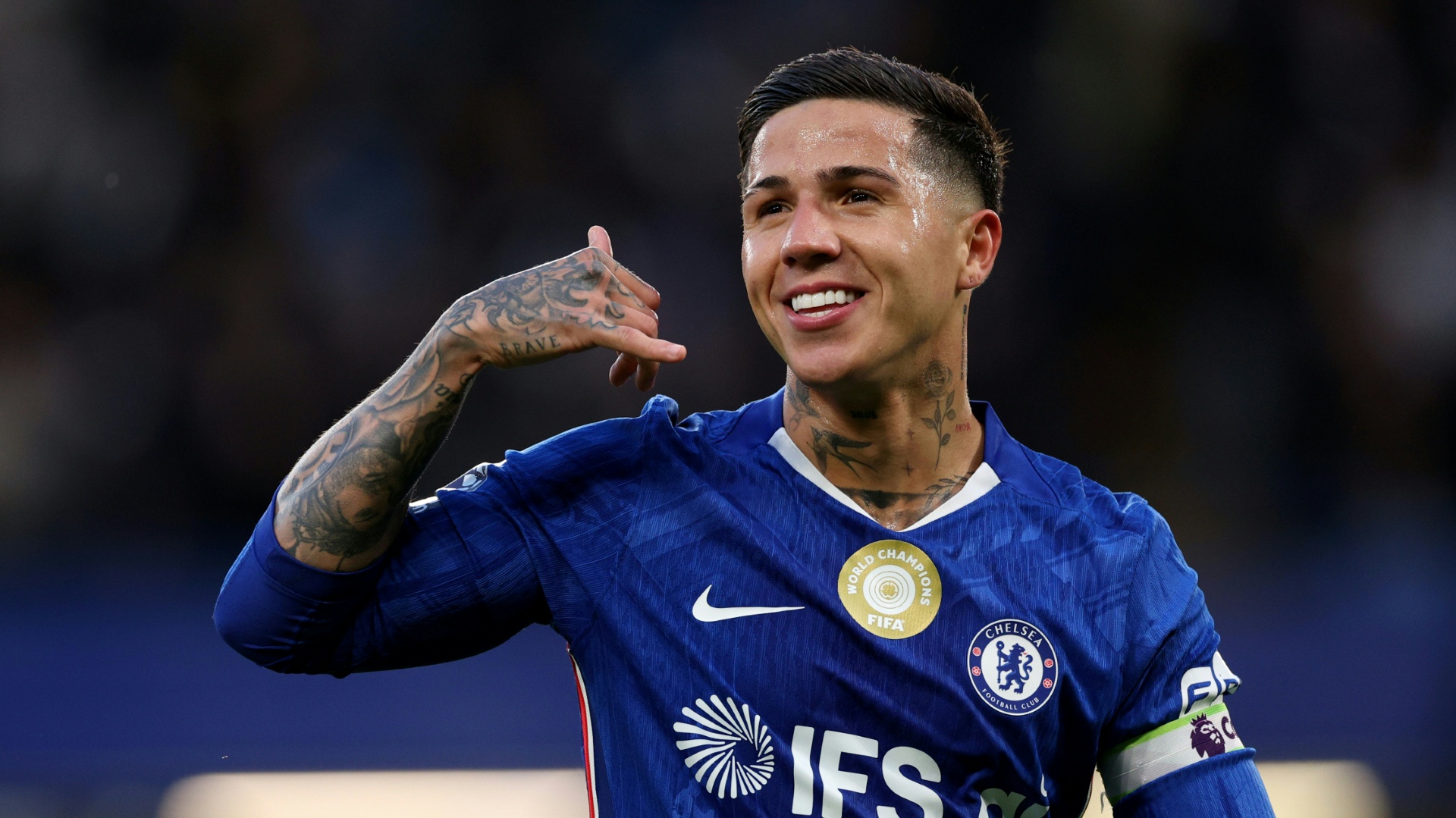 Fußball: Chelsea schlägt Spurs - Abstiegsentscheidung vertagt