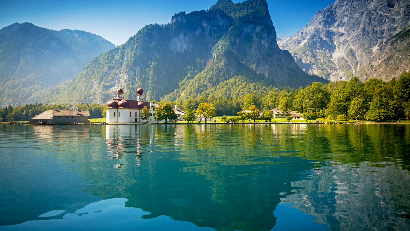 Discover Bavaria: Castles, mountains and storybook villages