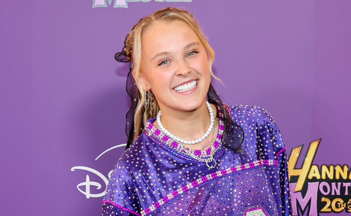 How JoJo Siwa reinvented herself into a pop culture phenomenon at 23